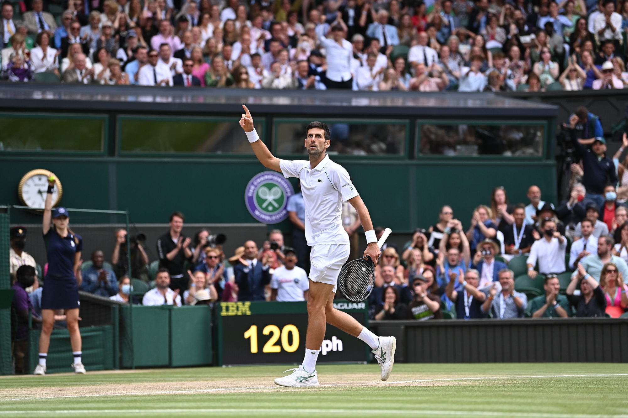 Djokovic entra nella leggenda, ma Berrettini fa comunque la storia Djokovic entra nella leggenda, ma Berrettini fa comunque la storia