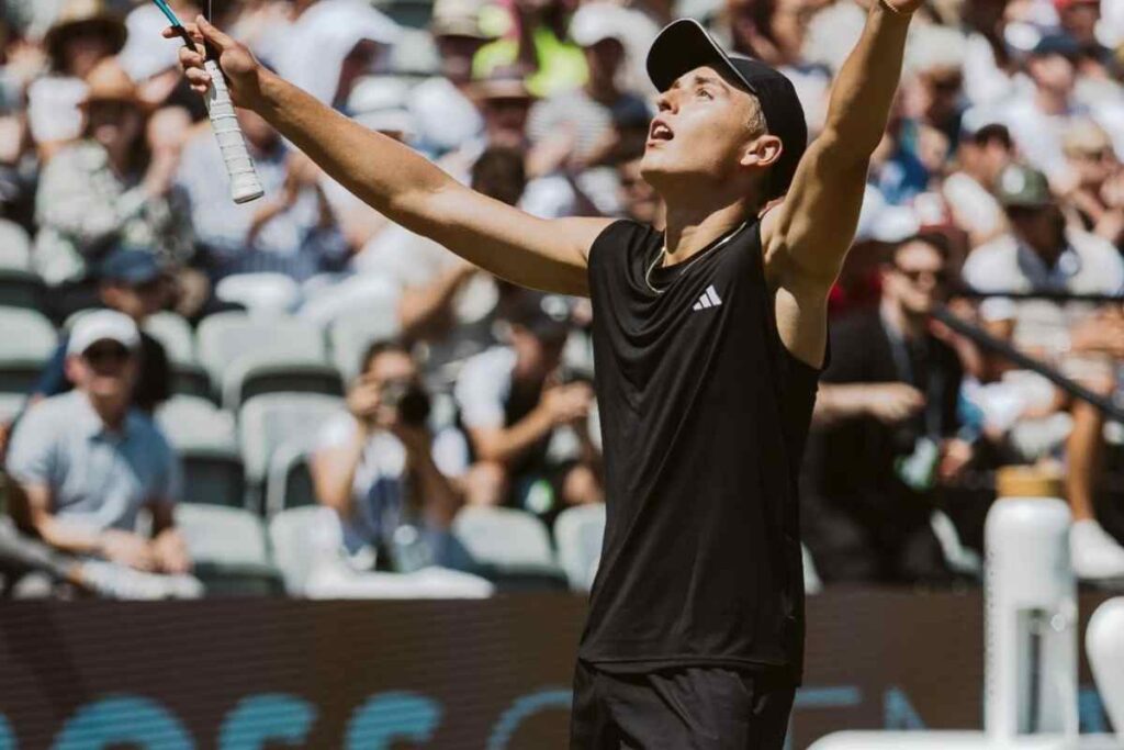 Justin Engel, il nuovo fenomeno del tennis impressiona tutti: il salto ...